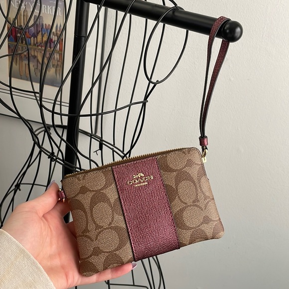 Coach | Bags | Coach Wristlet Never Used Still Has Inside Wrapping ...